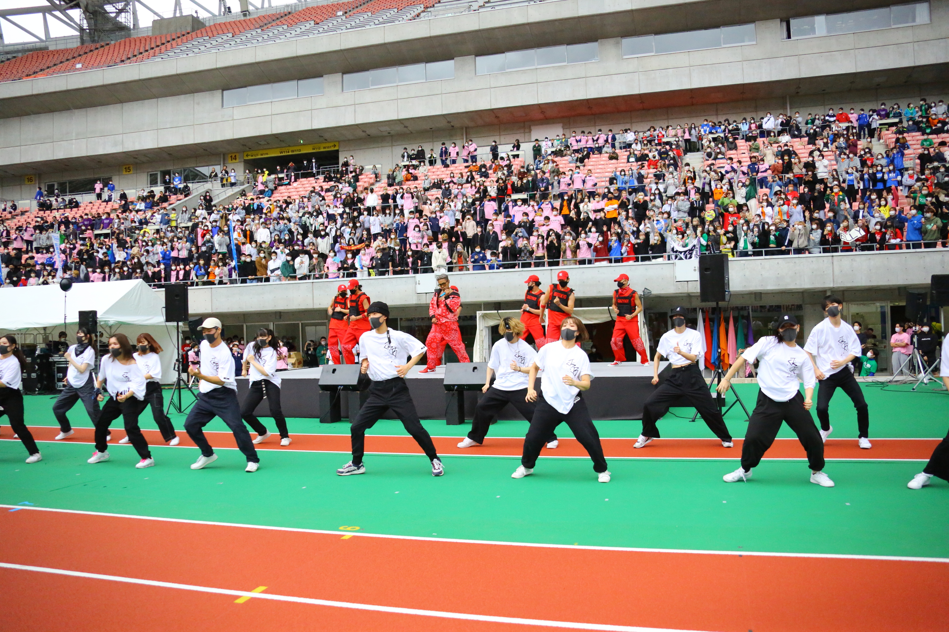 BM 国際ビューティモード専門学校 - NSG大運動会にELLY/CrazyBoy（JSB3）が登場！！【大充実のキャンパスライフ！】